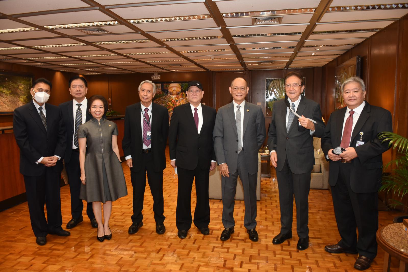 SMC’s Bankcom formally awarded universal bank license, to boost support ...